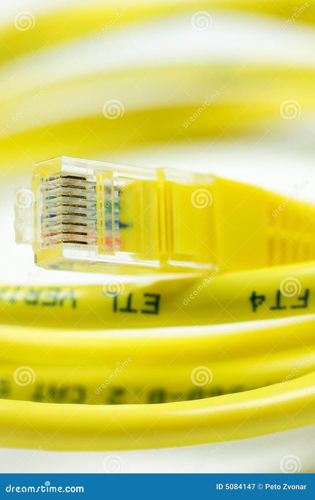 Cable De La Red De Ordenadores Imagen de archivo - Imagen de internet ...