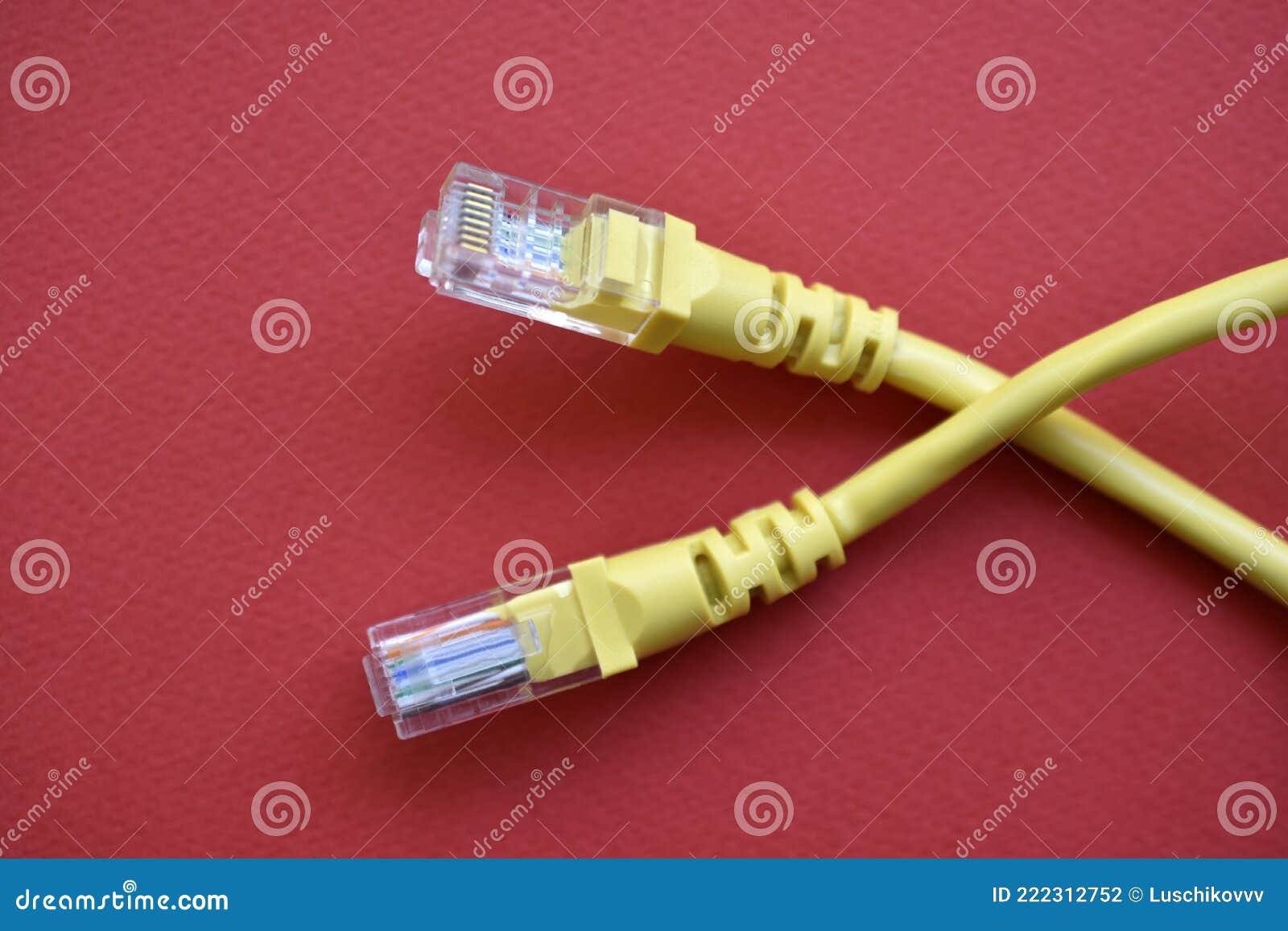 Cable De Paira Retorcido Que Se Utiliza Para Montar Redes Rj45 Foto de ...