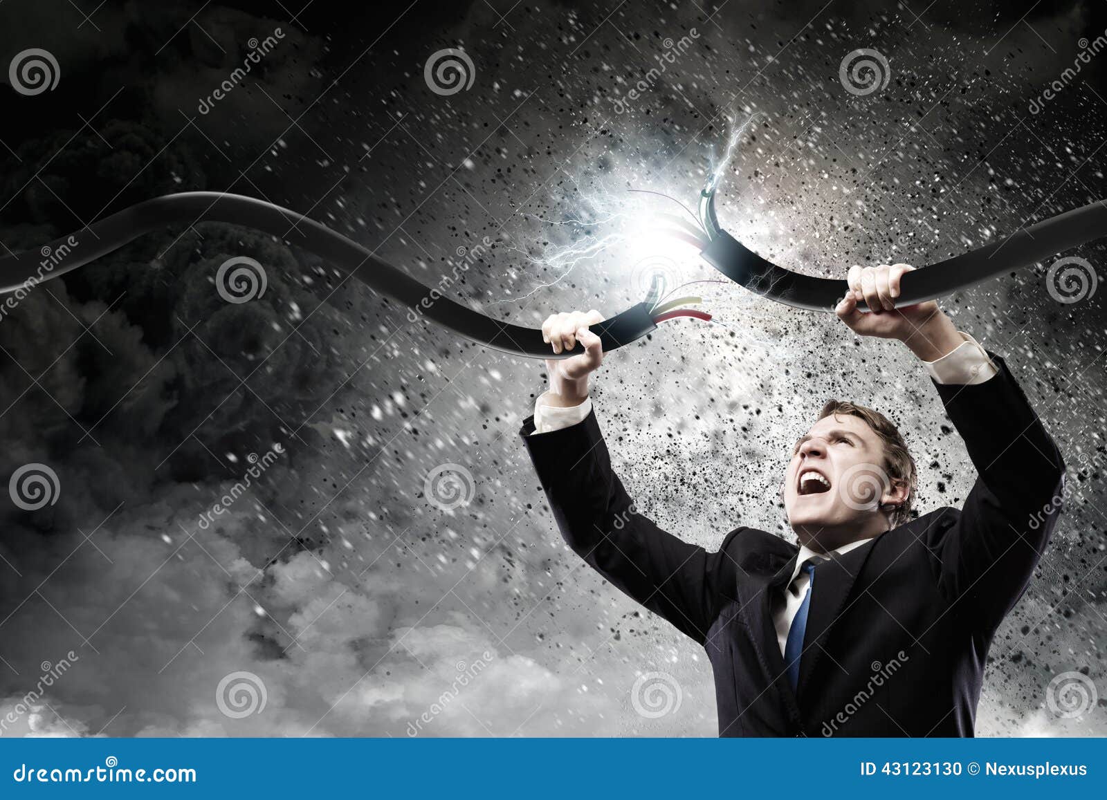 Cable De Rasgado Del Hombre Foto de archivo - Imagen de haga, actual ...