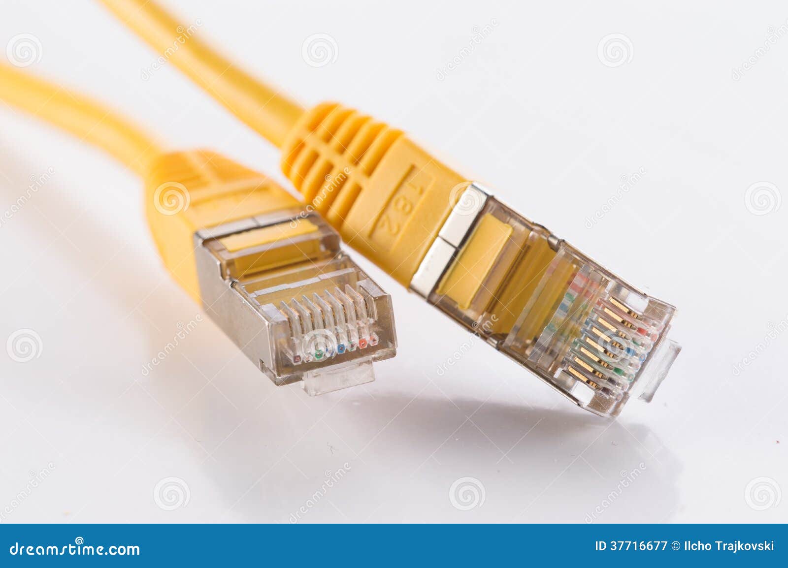 Cable del FTP imagen de archivo. Imagen de digital, ethernet - 37716677