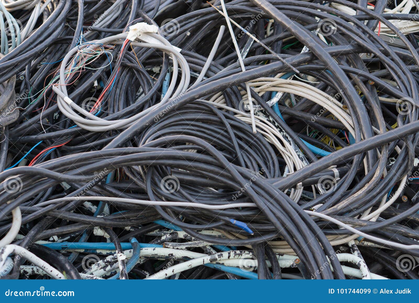 Cable industrial desechado imagen de archivo. Imagen de ambiente ...