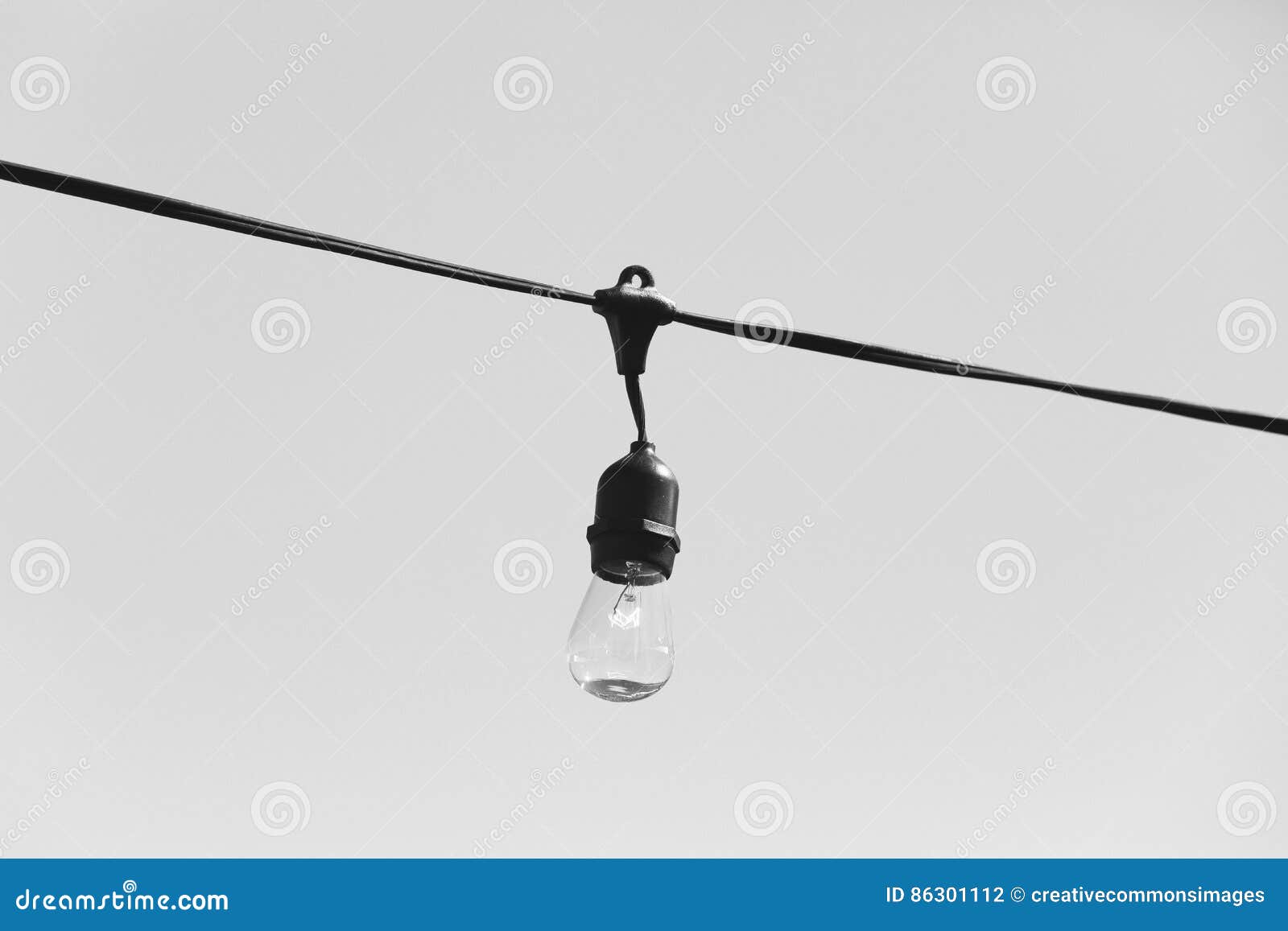 Cable Lightbulb Picture. Image: 86301112
