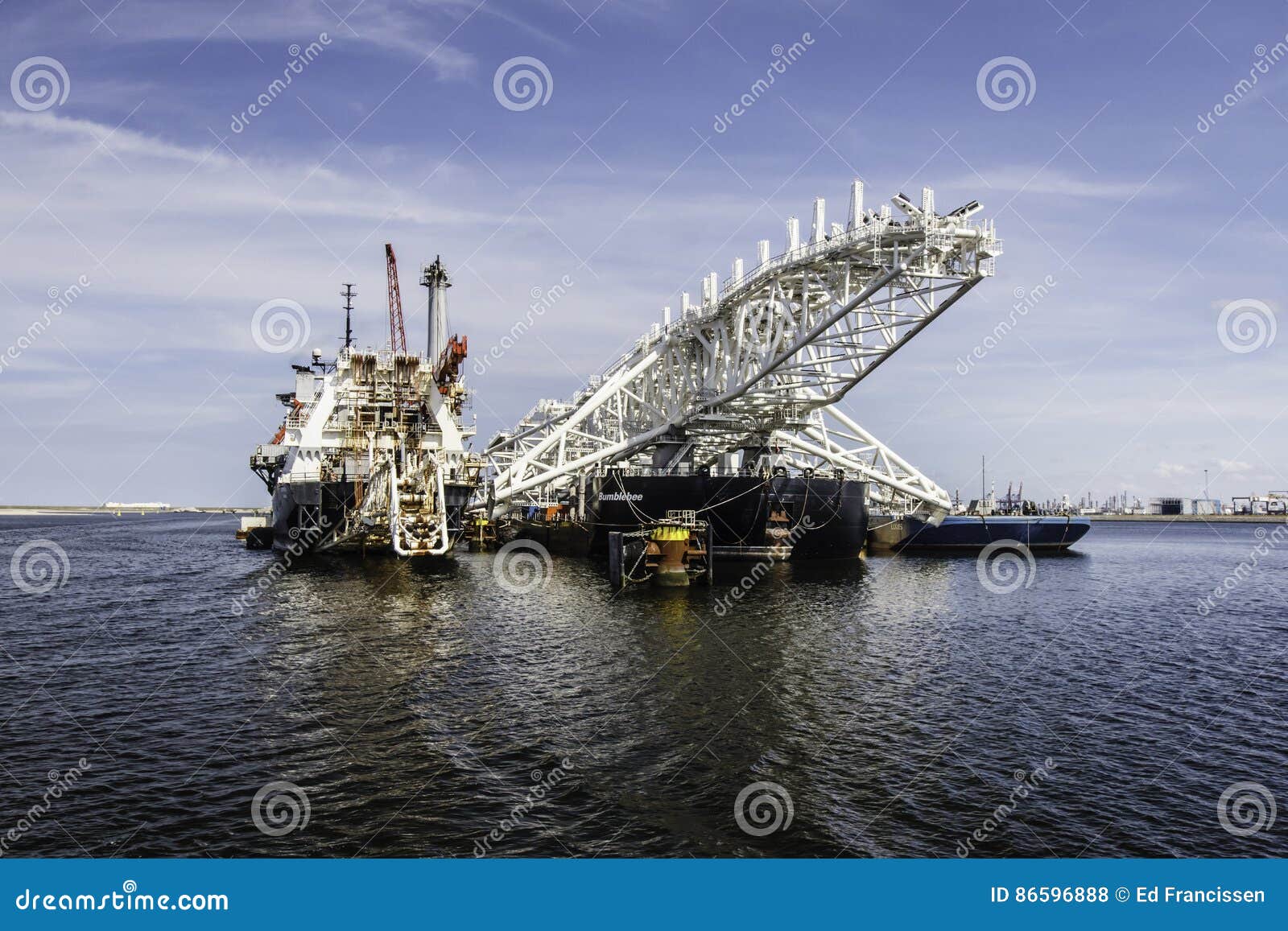 Cable and pipe-layer editorial stock photo. Image of port - 86596888