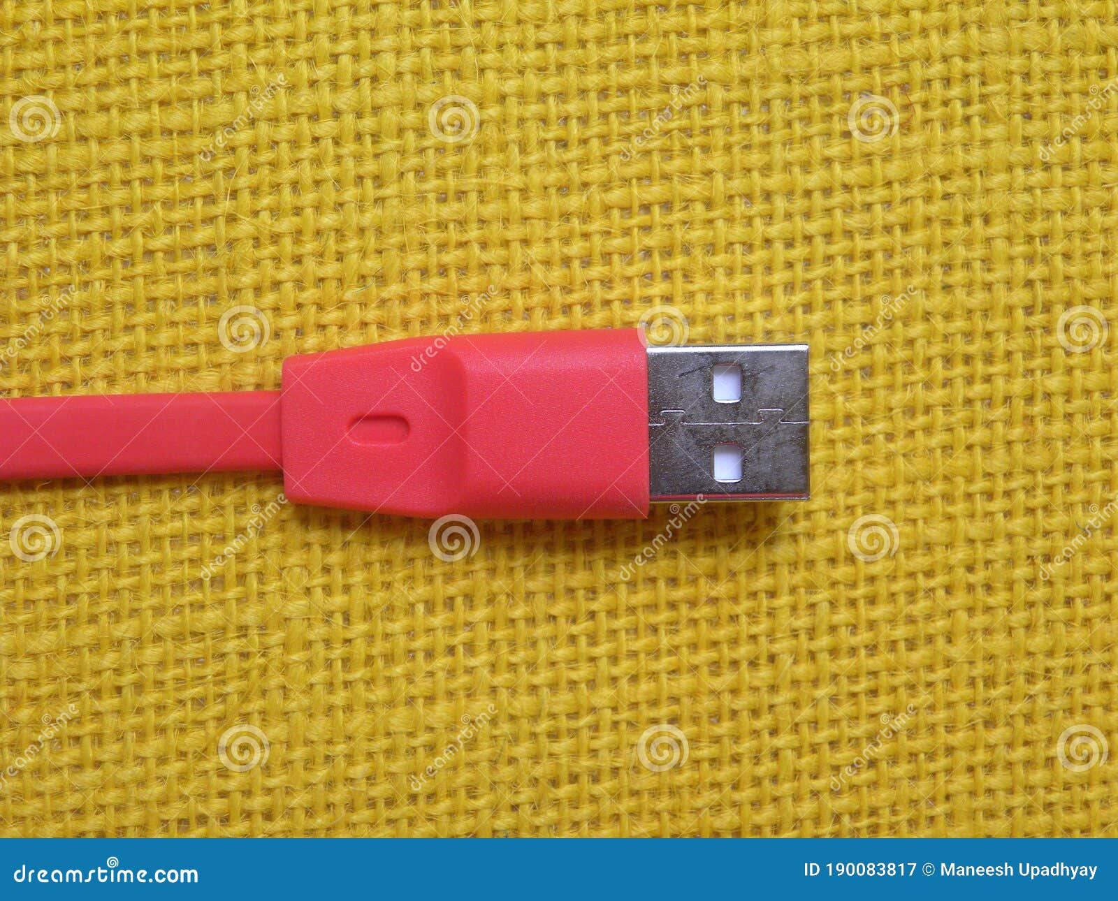 Cable usb rosa imagen de archivo. Imagen de fondo, interfaz - 190083817