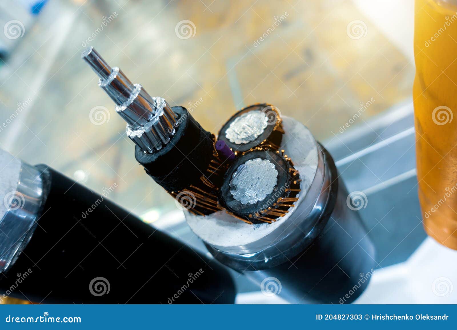 Cabo Multicore De Amostra. Fio Cortado E Descascado Imagem de Stock ...