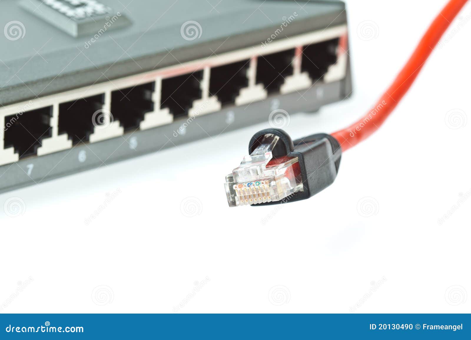 Cabos De LAN Do Computador Com Router Foto de Stock - Imagem de ...