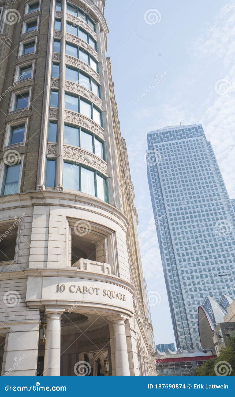 10 Cabot Square Building in Canary Wharf - LONDON, ENGLAND - SEPTEMBER ...