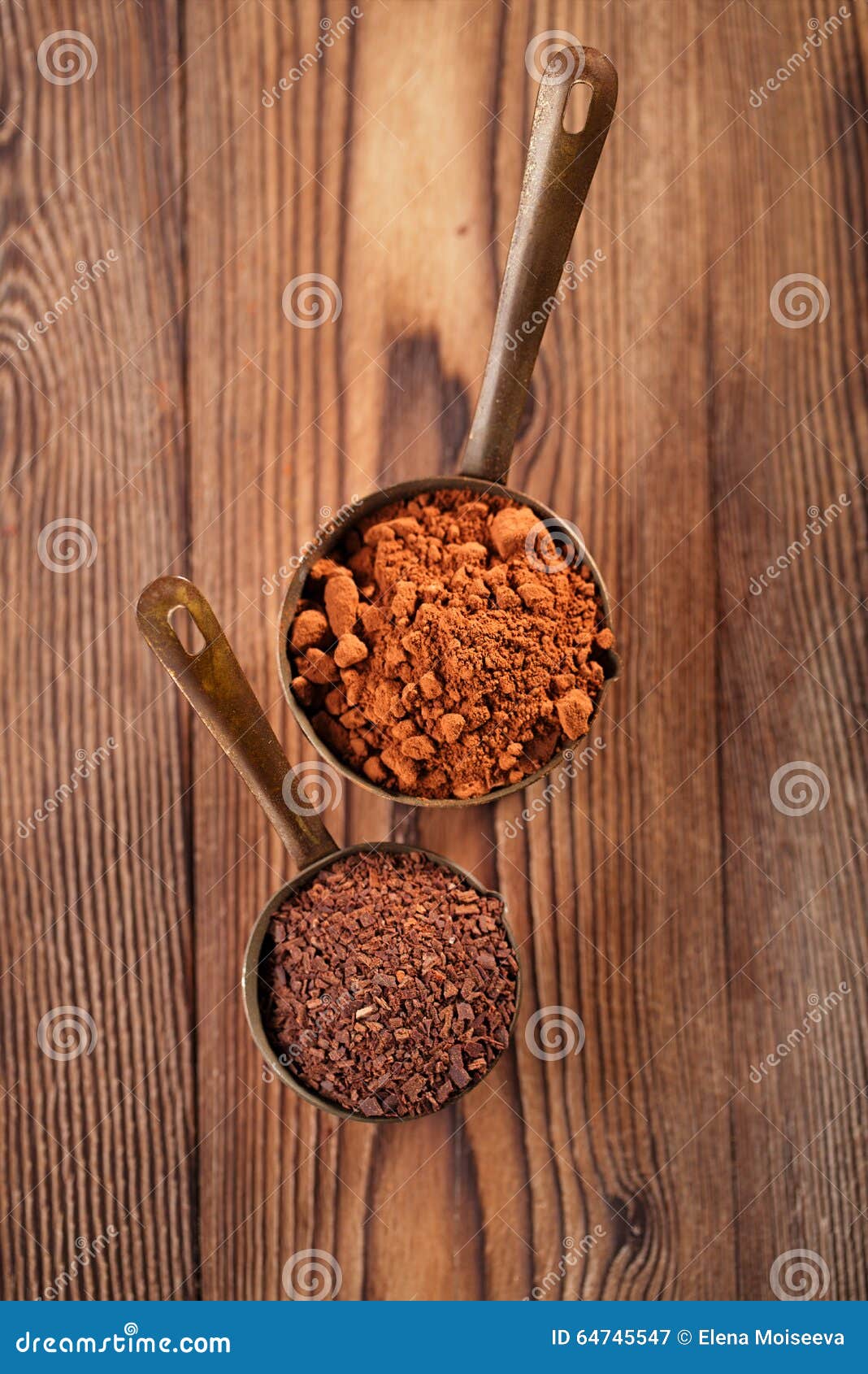 Cacaopoeder En Geraspte Chocolade Stock Afbeelding - Image of poeder ...