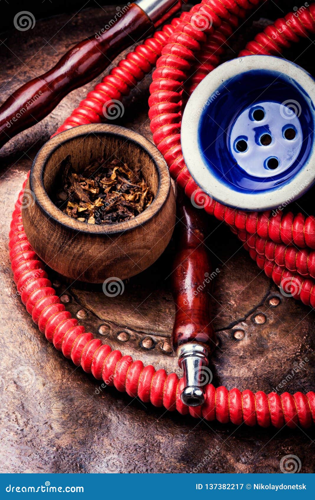 Cachimba Que Fuma Con El Tabaco Imagen de archivo - Imagen de tabaco ...