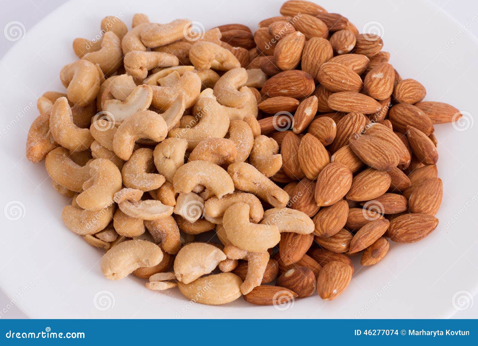 Cachou en amandelen stock foto. Image of calorieën, voedsel - 46277074