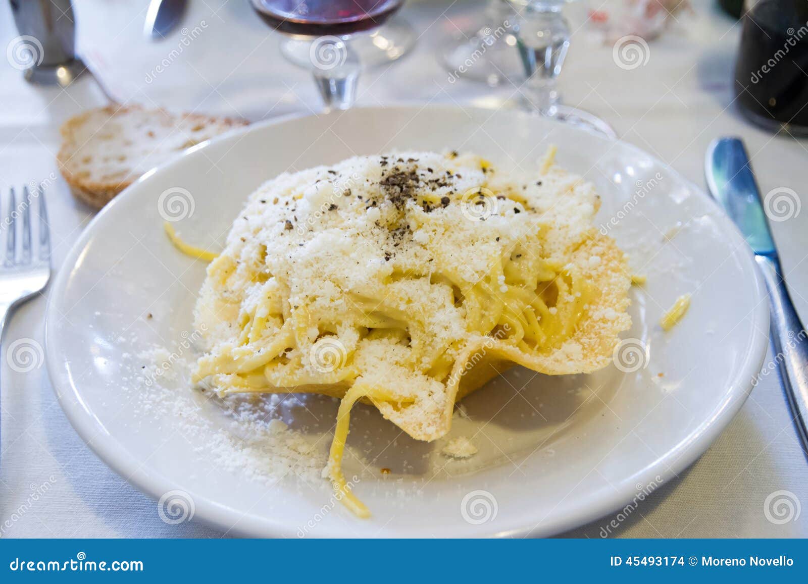 Cacio and pepe pasta stock photo. Image of rome, dinner - 45493174