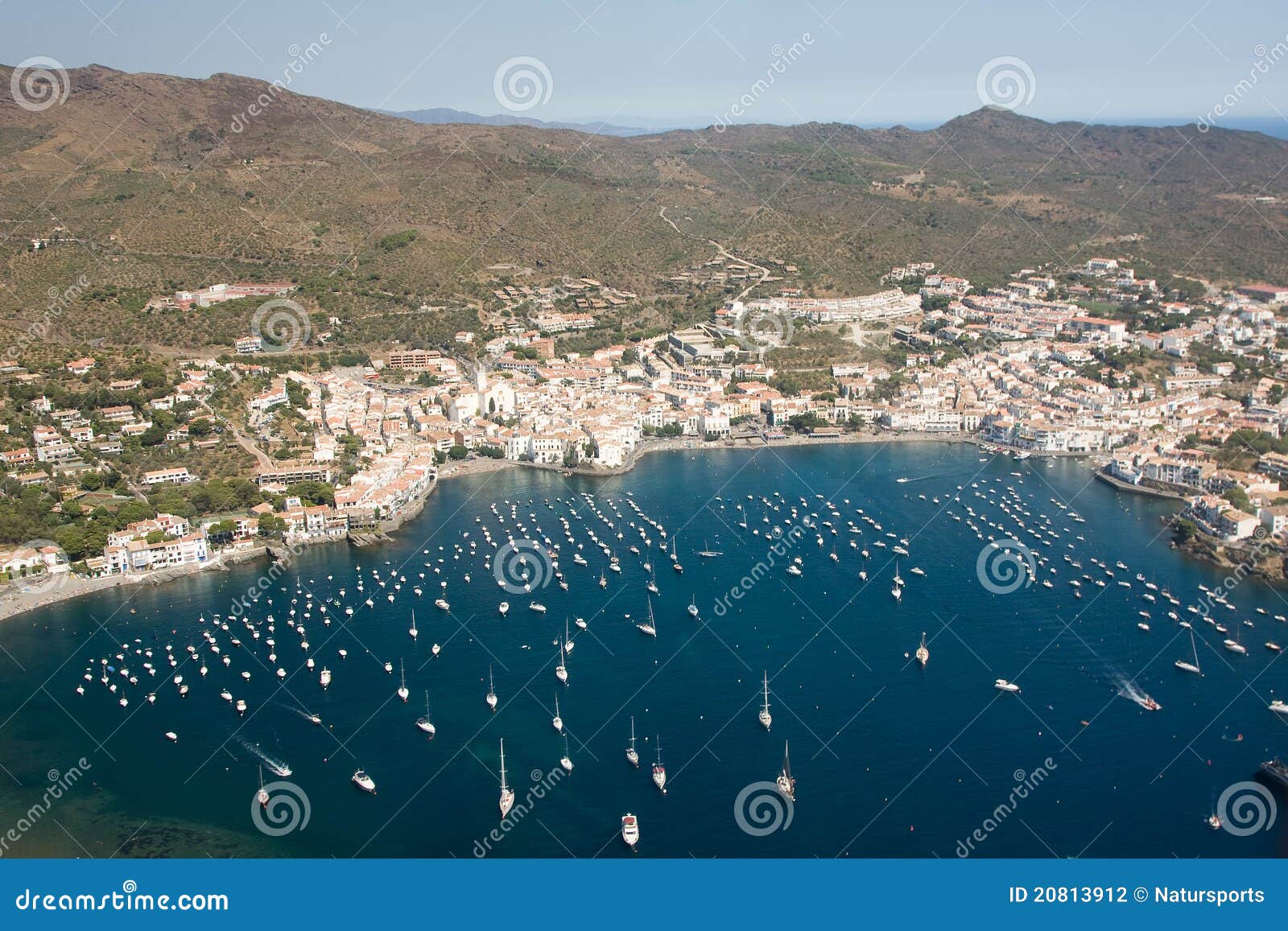Cadaques, Spanien stockfoto. Bild von land, strand, meer - 20813912