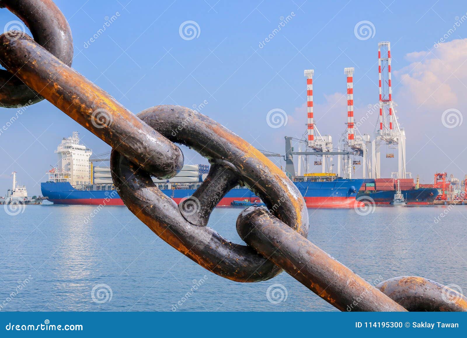 Cadena de ancla grande foto de archivo. Imagen de delantero - 114195300