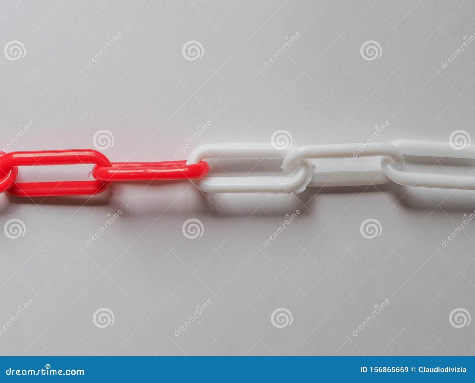 Cadena Roja De Advertencia Blanca Imagen de archivo - Imagen de ...