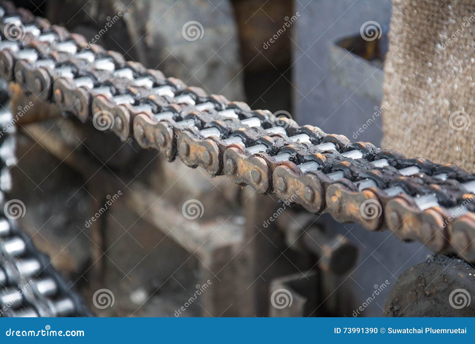 Cadena Y Engranaje Del Motor Foto de archivo - Imagen de industrial ...