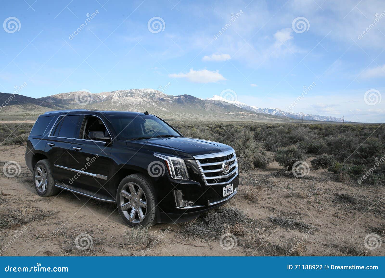 Cadillac suv Escalade editorial photography. Image of outdoors - 71188922