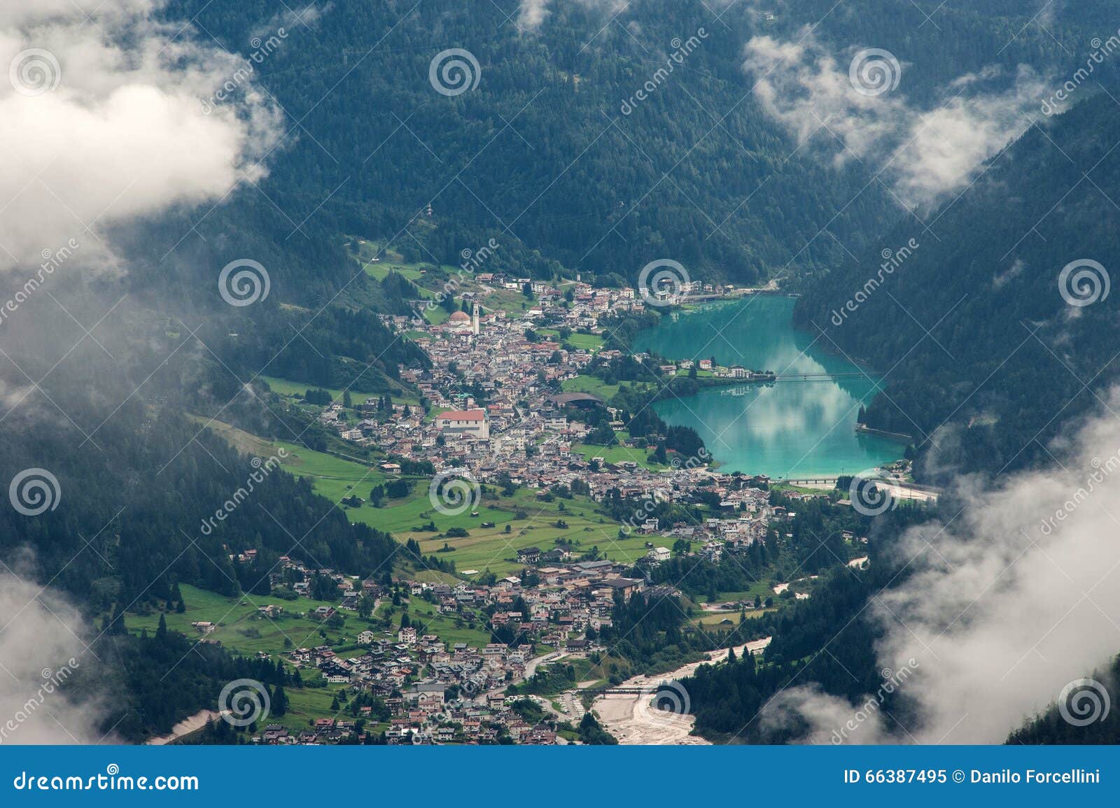 Cadore Auronzo 库存图片. 图片 包括有 横向, 绿色, 教会, 挂接, 白云岩, 摄影, 欧洲 - 66387495