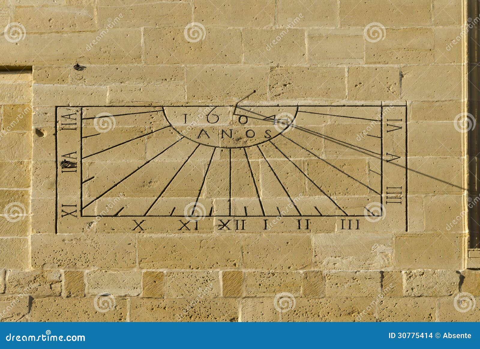 Cadran solaire photo stock. Image du architecture, temps - 30775414