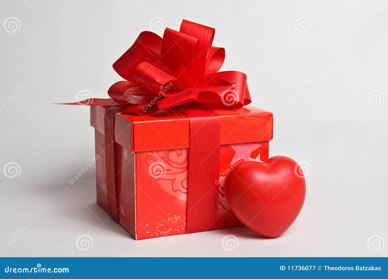 Cadre de cadeau rouge image stock. Image du jour, noël - 11736077