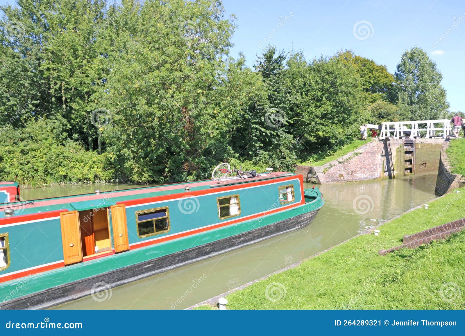 Caen Hill Canal Locks, Devizes, England Editorial Photo - Image of ...