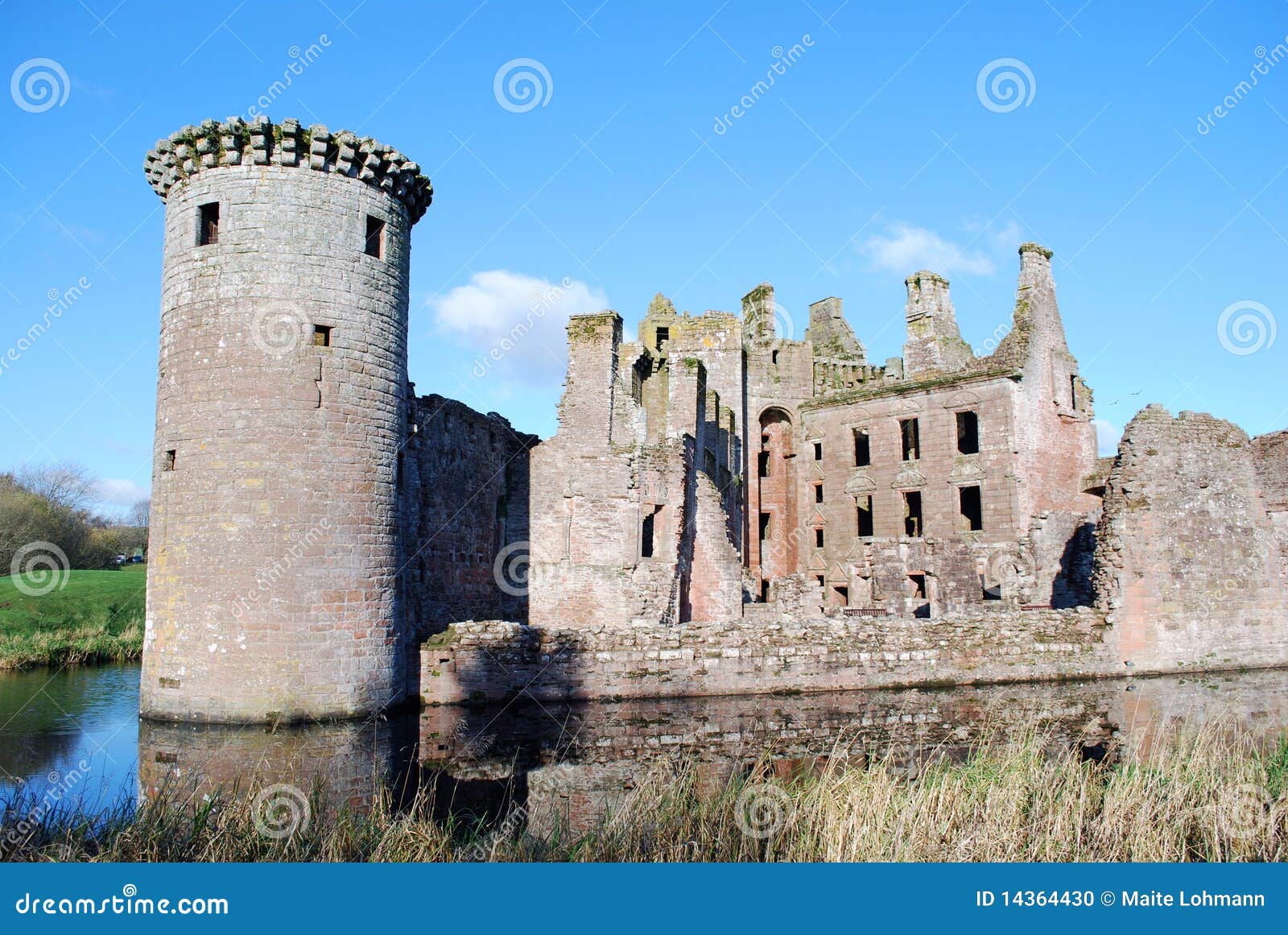 Caerlaverock Castle stock photo. Image of moat, colour - 14364430