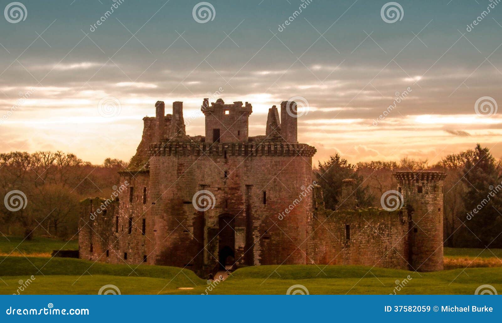 Caerlaverock Castle Scotland Stock Image - Image of castle, historic ...