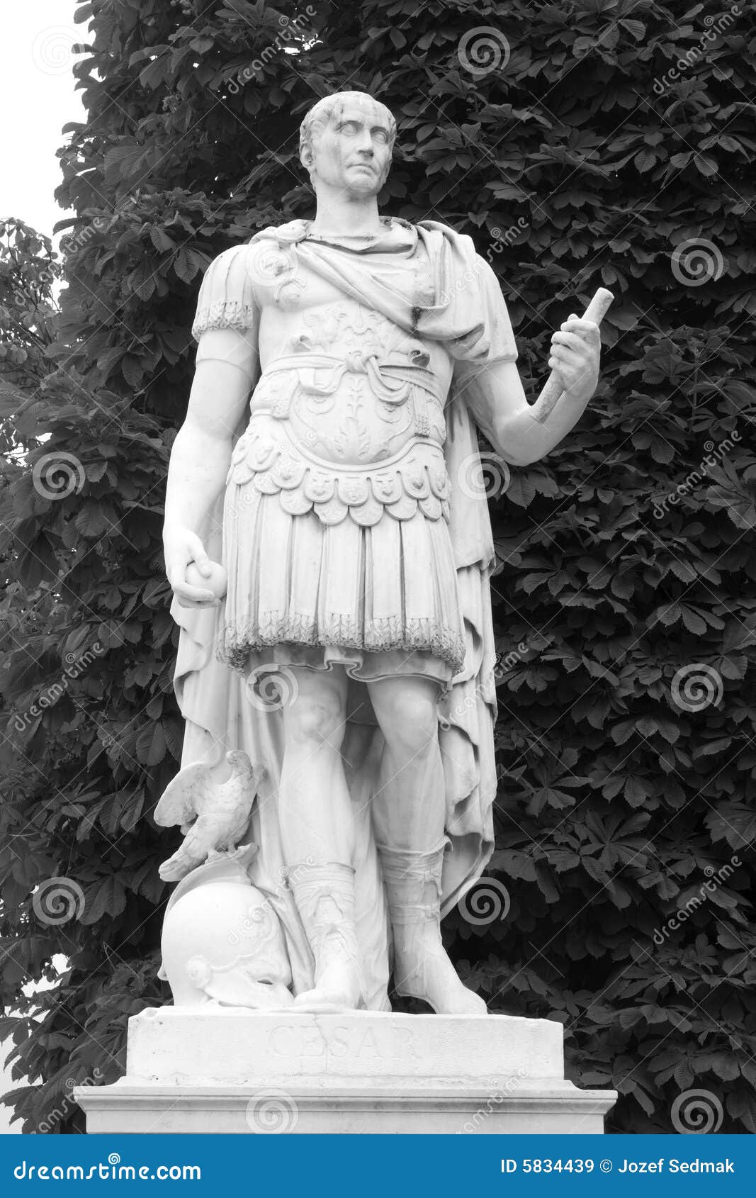 Caesar-Statue in Paris stockbild. Bild von besatzer, kaiser - 5834439