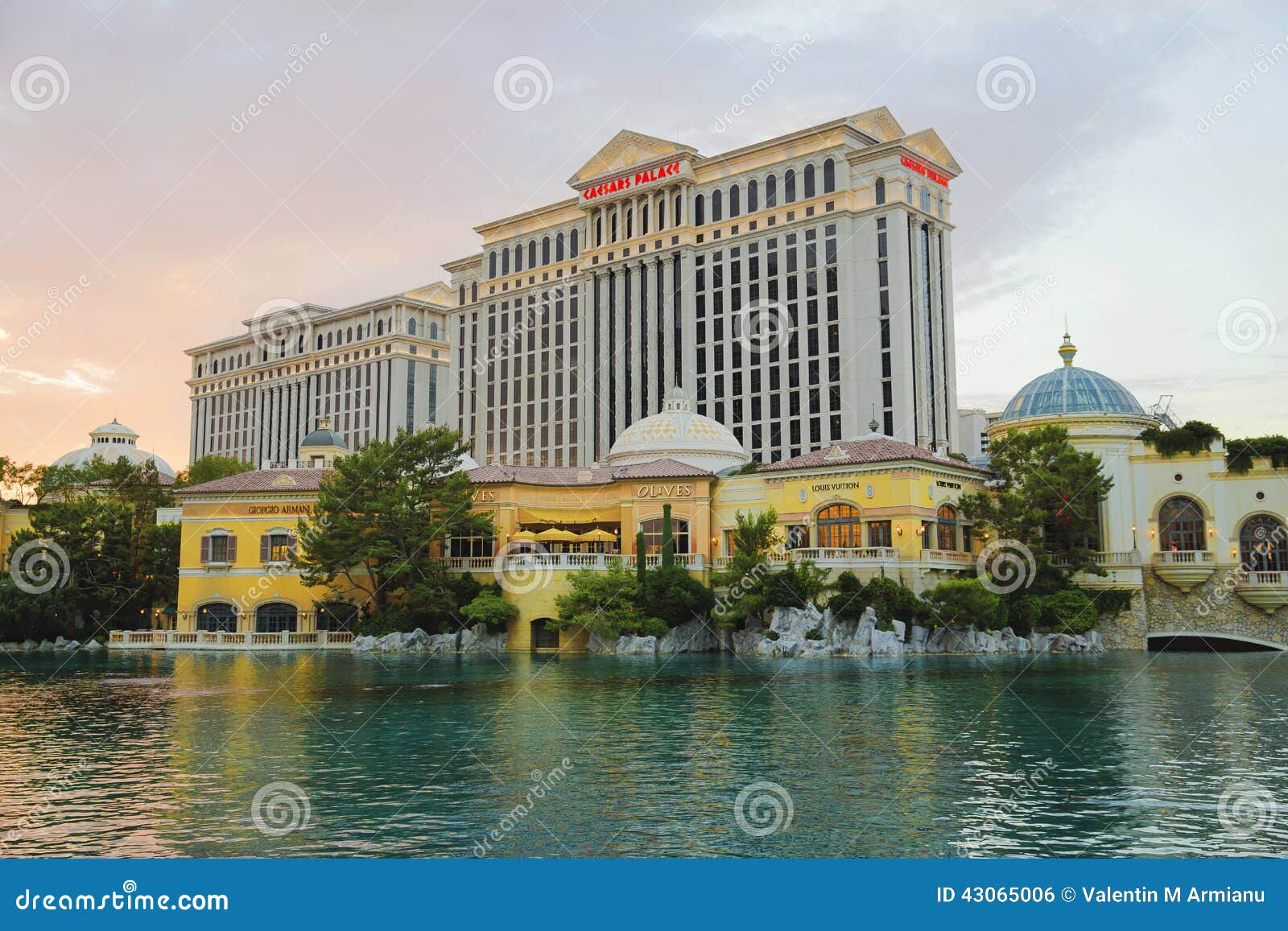 Caesars Palace in Las Vegas Editorial Photo - Image of caesars, tourist ...