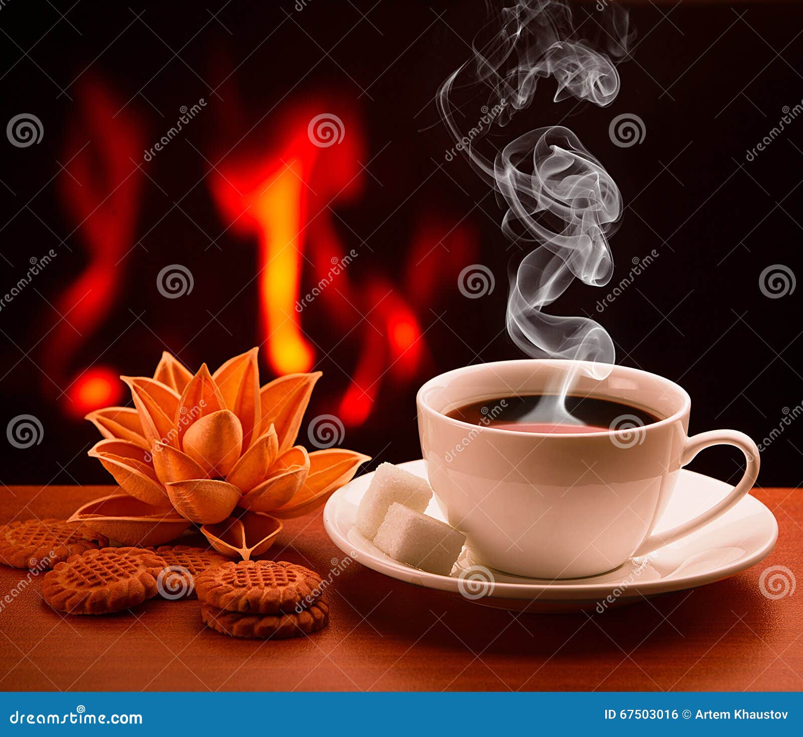 Café Chaud Près De Cheminée Photo stock - Image du brun, chocolat: 67503016
