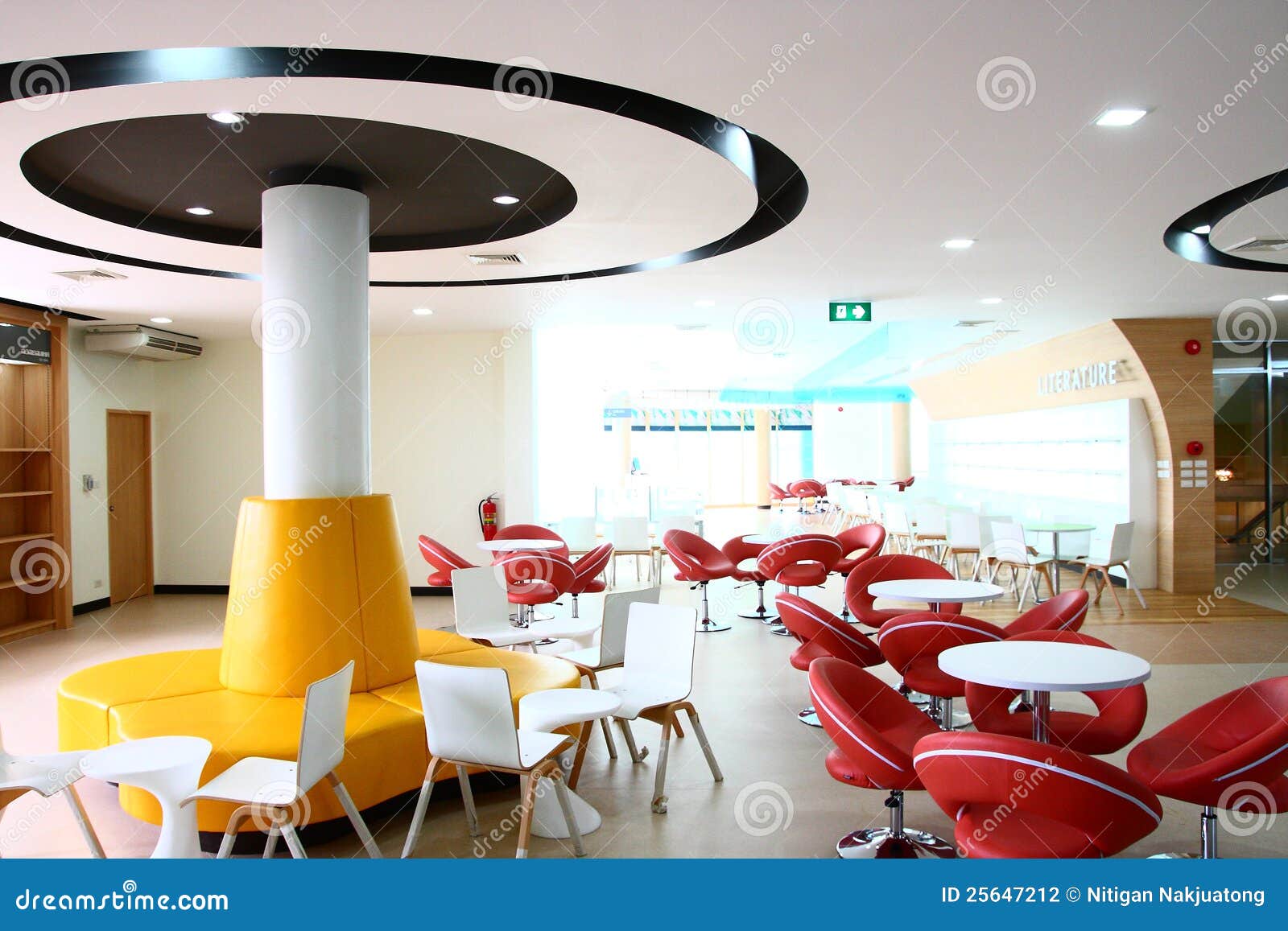 Café moderne photo stock. Image du glace, hall, culture - 25647212