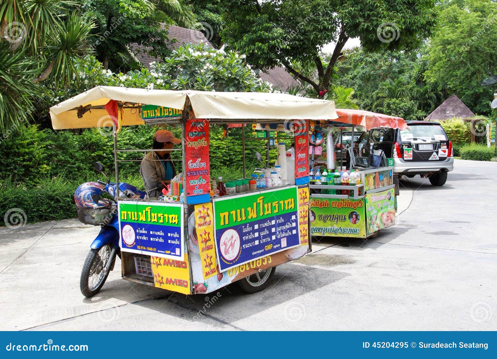 Café-restaurant mobile image éditorial. Image du gâteau - 45204295