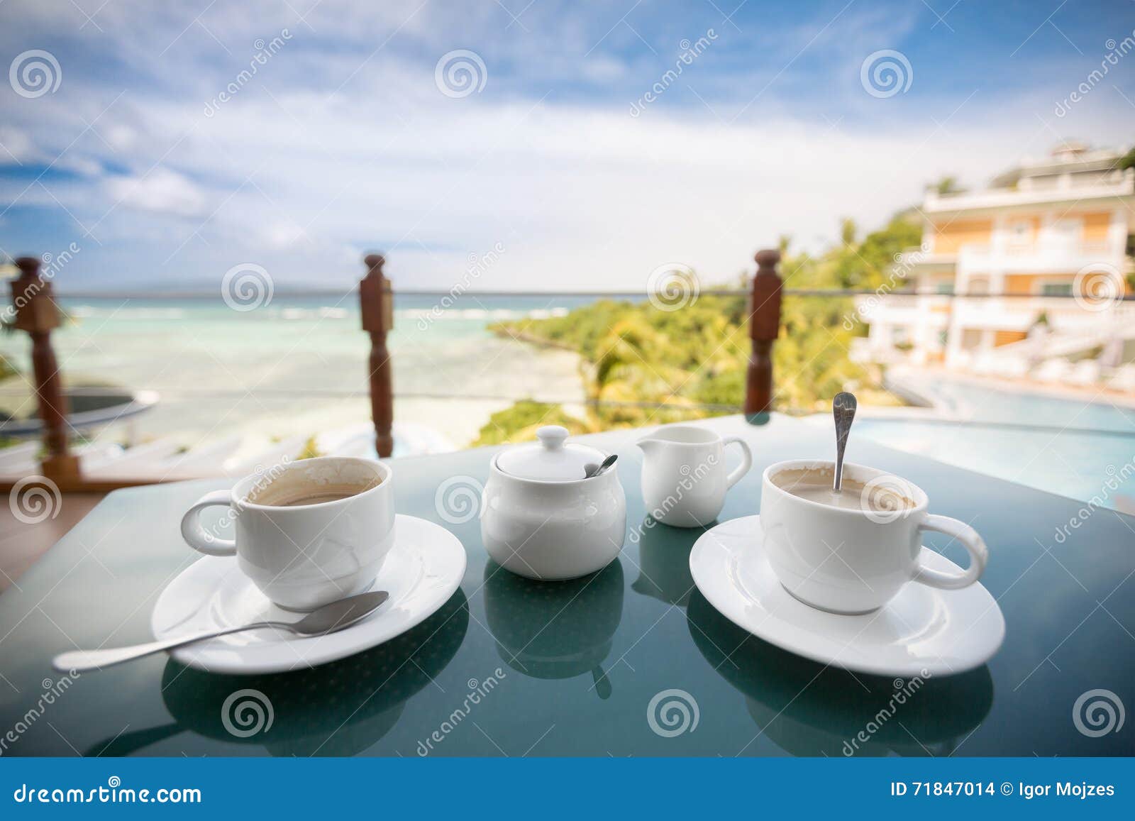40 Café Romantique Pour Deux Sur La Plage Photos libres de droits et ...