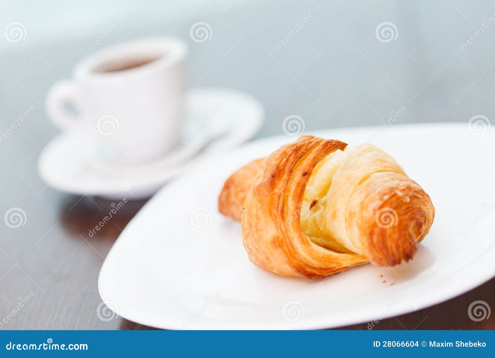 Caf? De La Ma?ana Con El Croissant Foto de archivo - Imagen de dorado ...