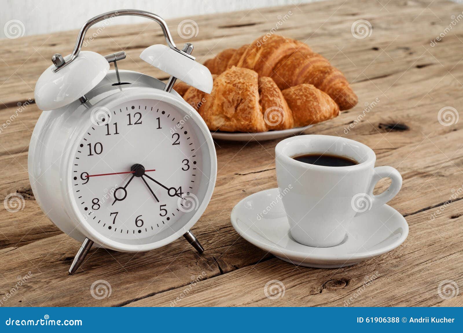 Café De Matin Avec Le Réveil Photo stock - Image: 61906388