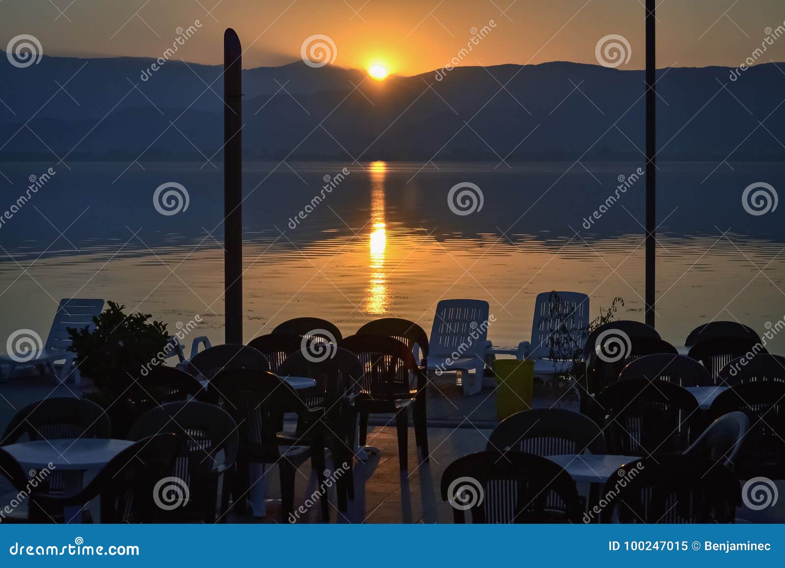 Cafeteria by the lake stock image. Image of platform - 100247015