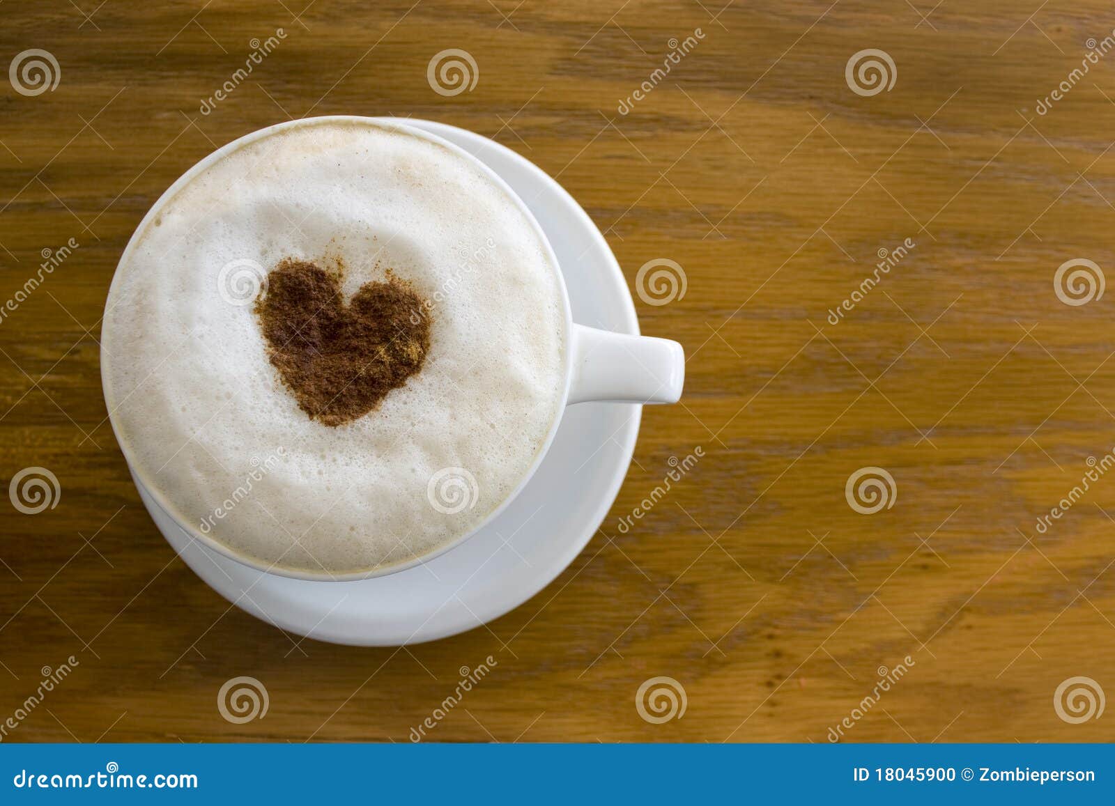 Caffè Con Cuore Sulla Tabella Fotografia Stock - Immagine di cuore ...