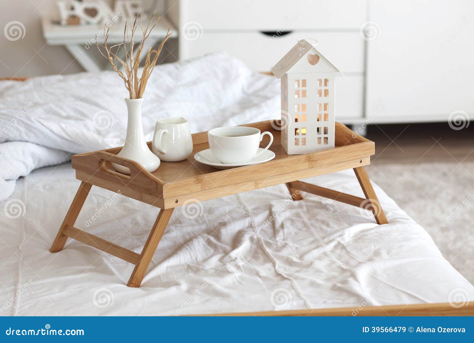 Caffè a letto immagine stock. Immagine di particolari - 39566479