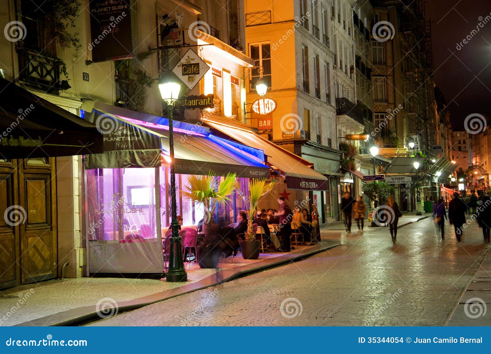 Caffè Romantico Della Via Di Parigi Immagine Stock Editoriale ...