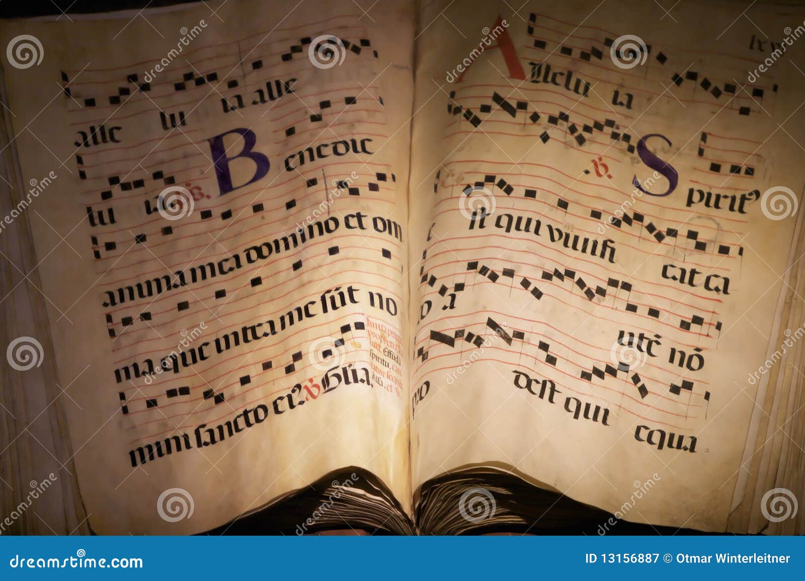 Cahier de musique antique image stock. Image du musique - 13156887