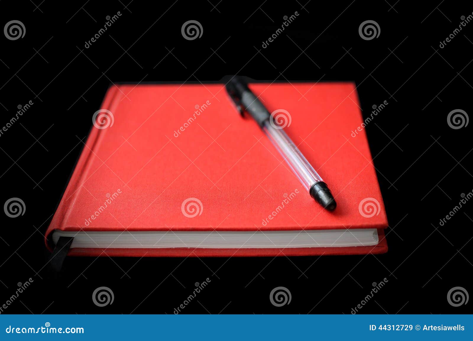 Cahier rouge image stock. Image du écriture, matériel - 44312729