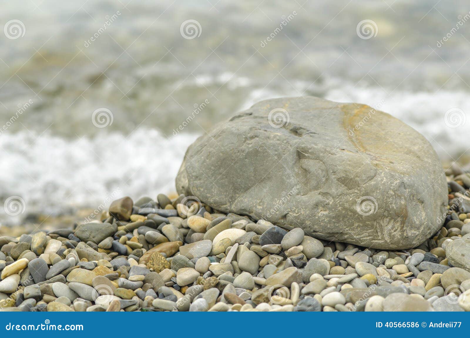 Caillou en pierre photo stock. Image du lisse, emplacements - 40566586