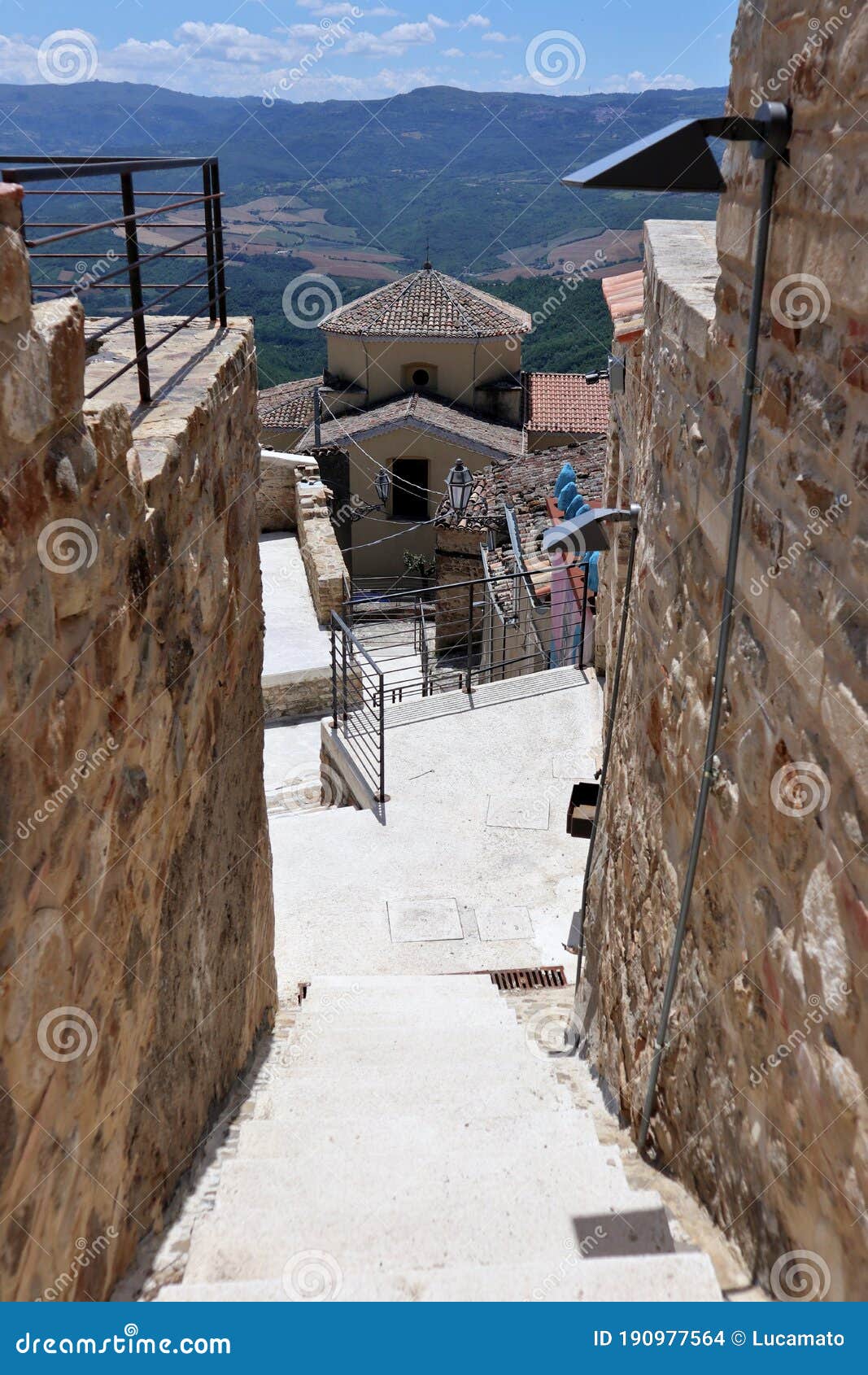 Cairano - Panorama Dal Vicolo Del Borgo Stock Photo - Image of center ...