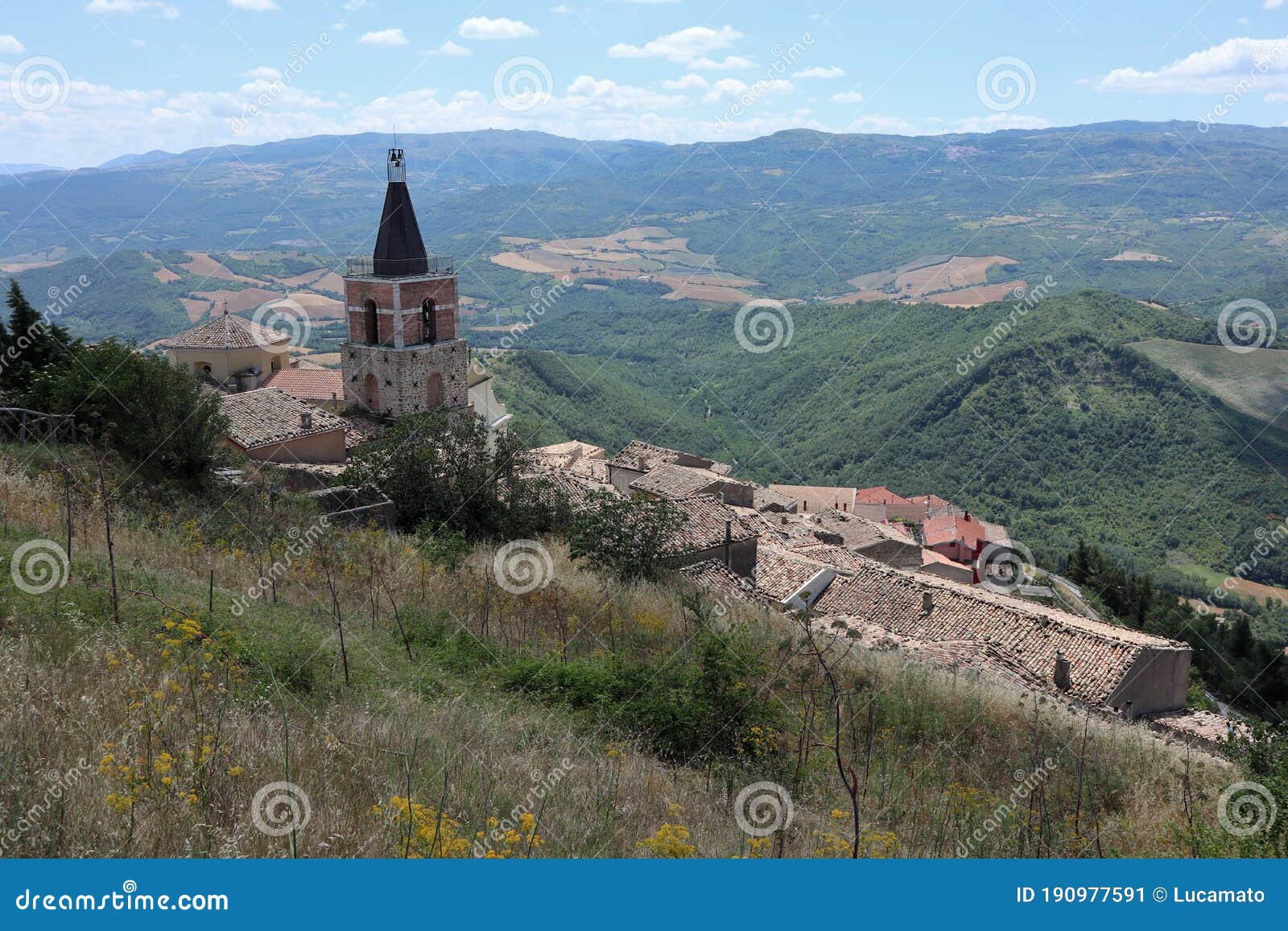 Cairano - Panorama Del Paese Dal Borgo Castello Stock Image - Image of ...