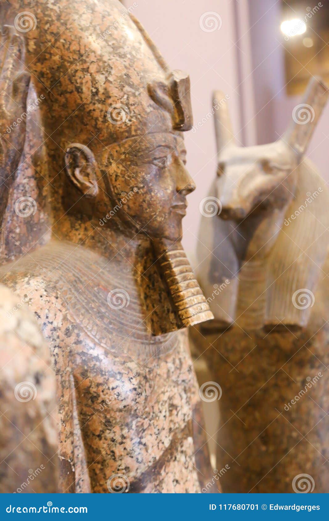 Famous Egyptian Statue - Cairo Museum Editorial Photo - Image of ...
