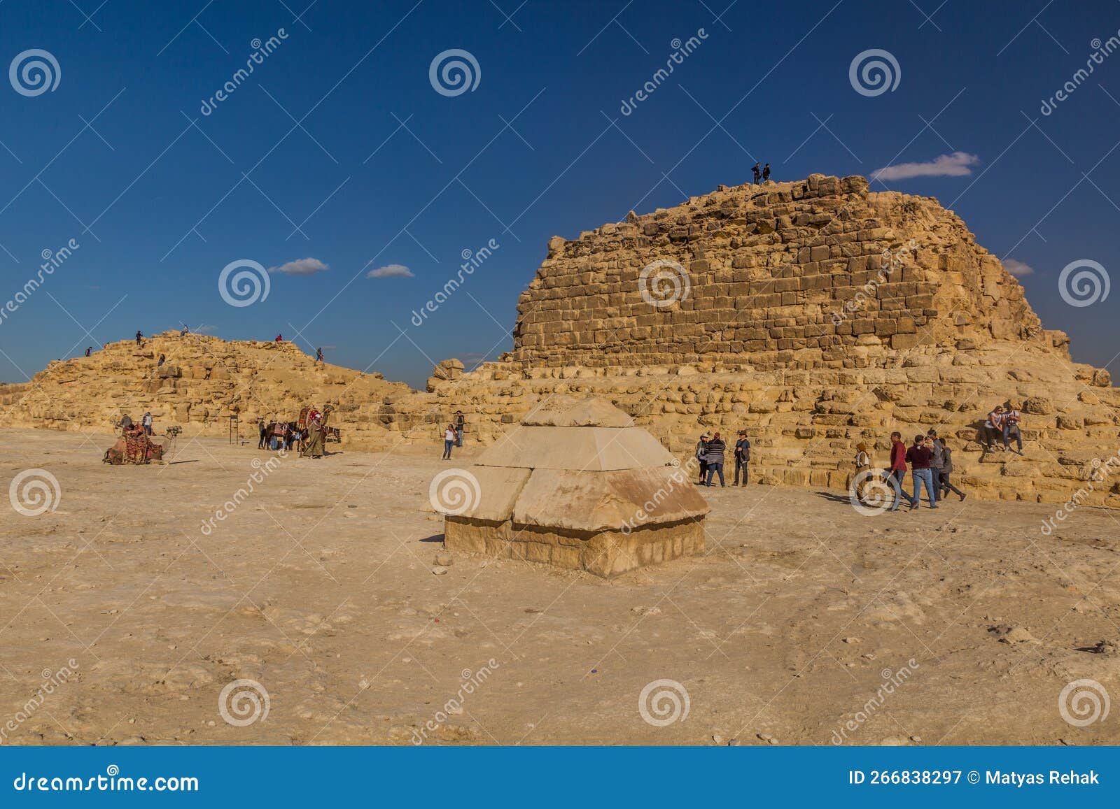 CAIRO, EGYPT - JANUARY 28, 2019: People at Queens Pyramids in Giza, Egy ...