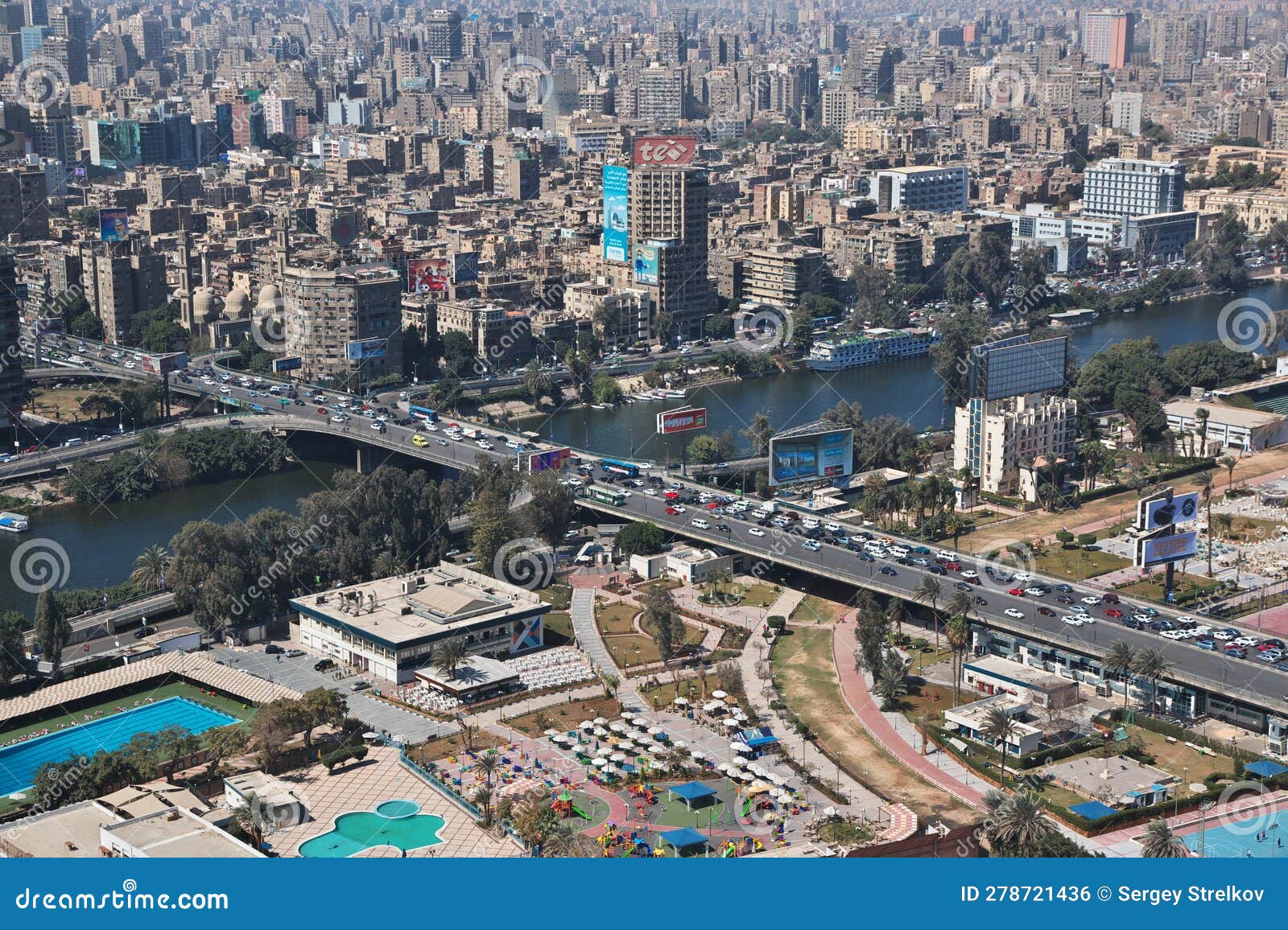 Cairo, Egypt - 05 Mar 2017. Center of Cairo on Nile River, Egypt ...