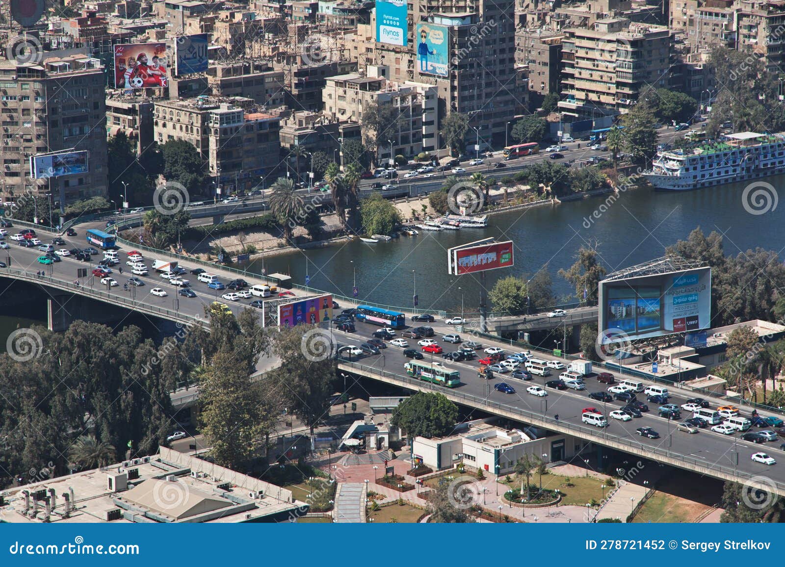 Cairo, Egypt - 05 Mar 2017. Center of Cairo on Nile River, Egypt ...
