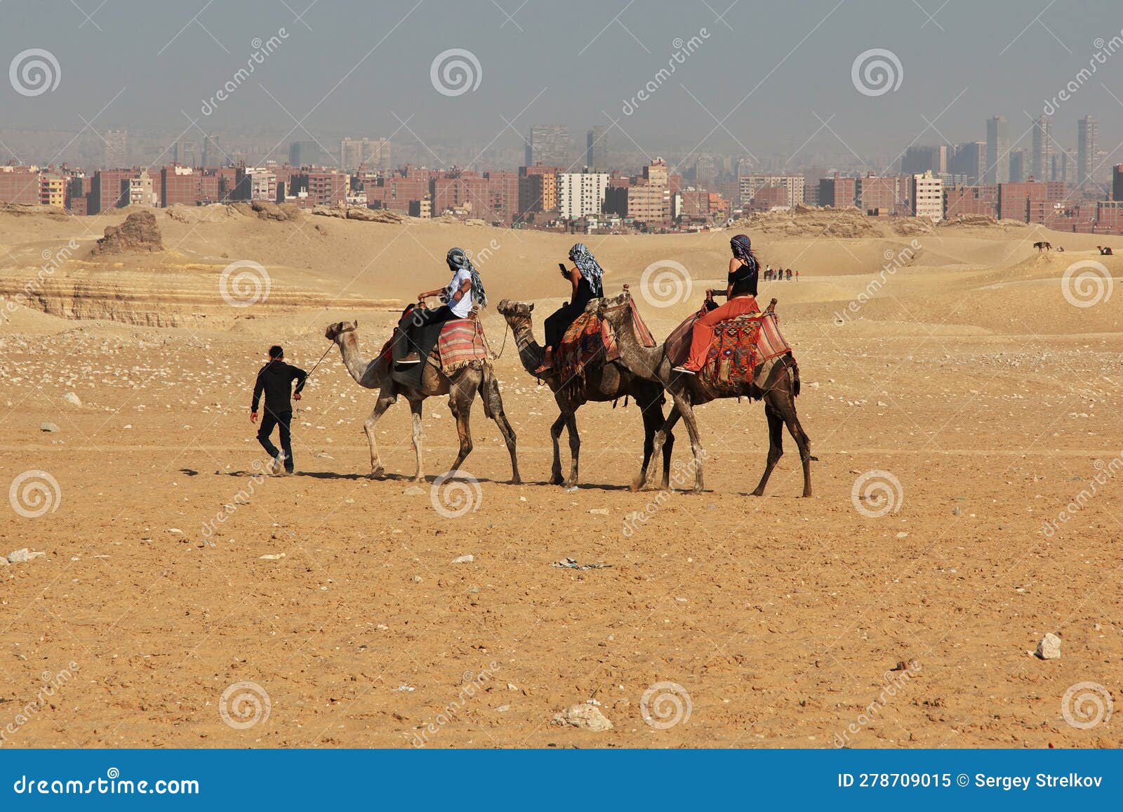 Cairo, Egypt - 05 Mar 2017. The People Close Great Pyramids In Giza ...