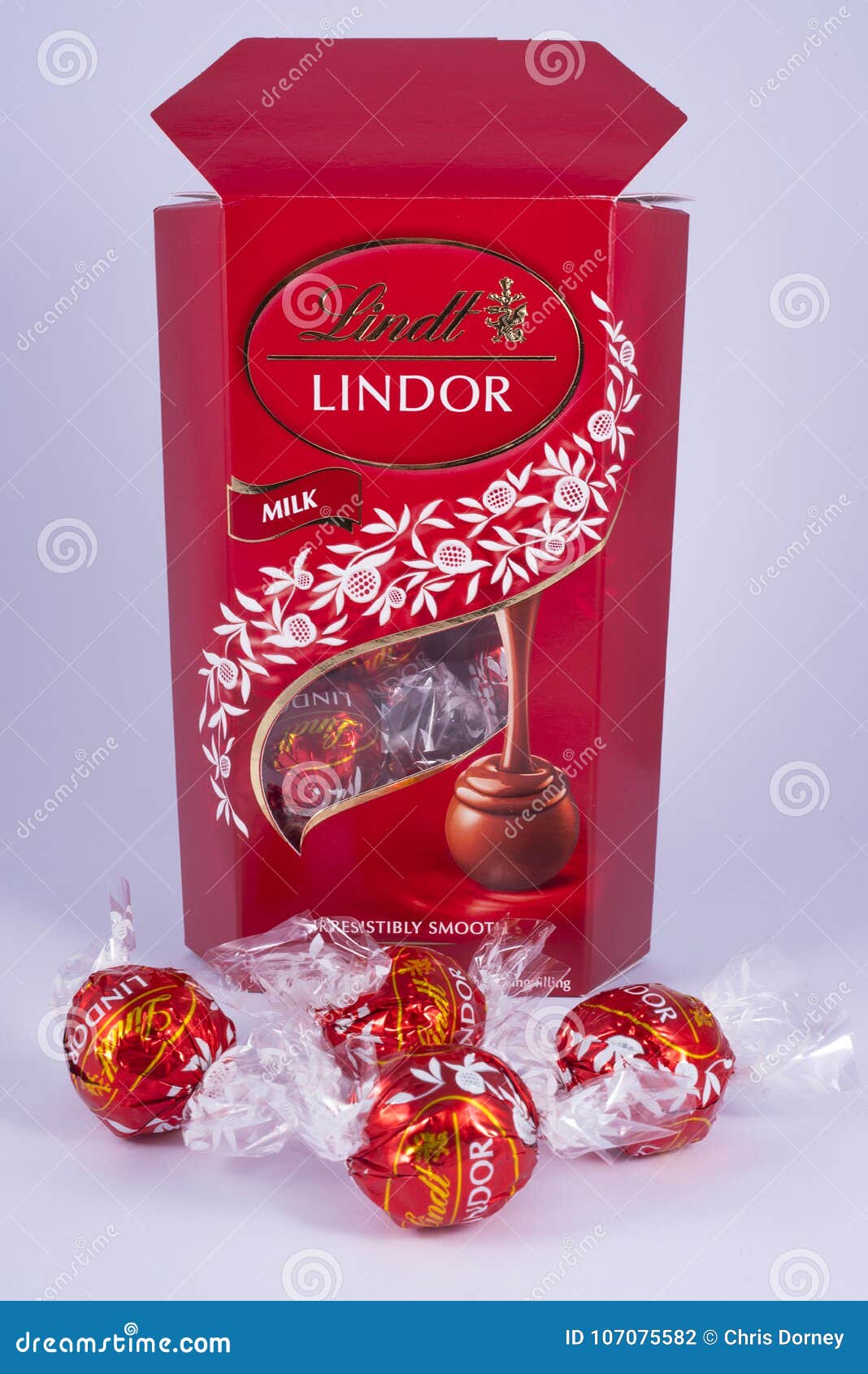 Caixa de Lindt Lindor fotografia editorial. Imagem de choque - 107075582