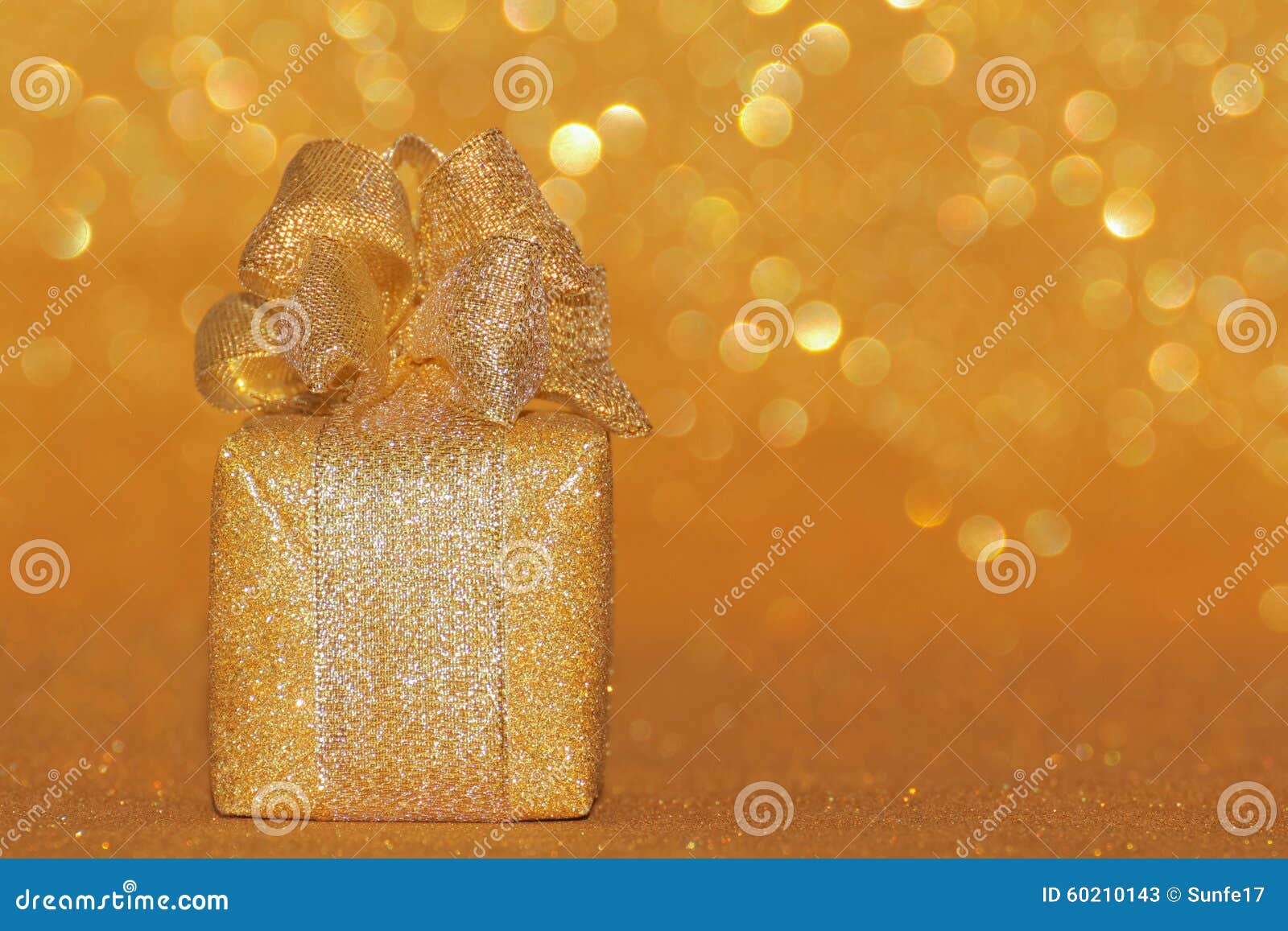 Caixa De Presente Do Brilho Do Ouro Imagem de Stock - Imagem de ladra ...